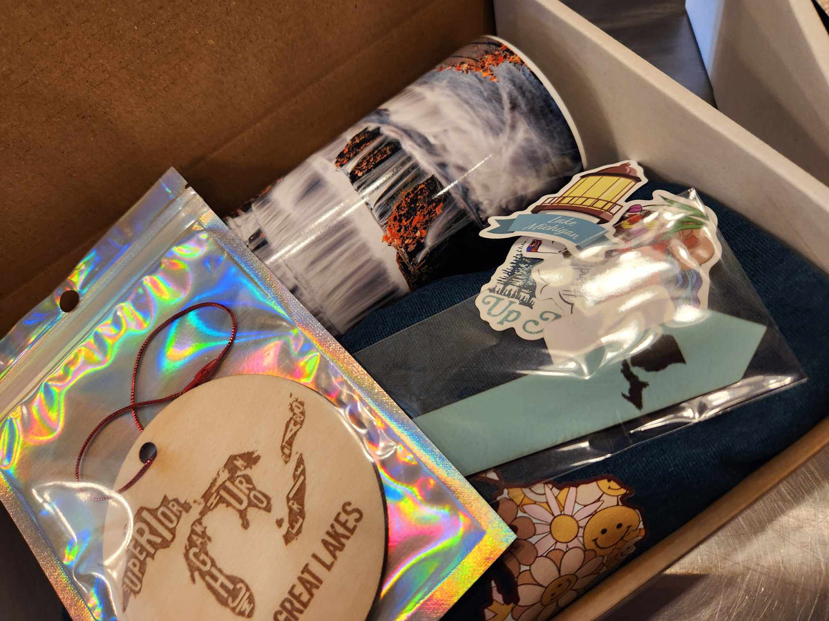 Dirty Mitten Christmas Surprise Gift box – DirtyMittenStore